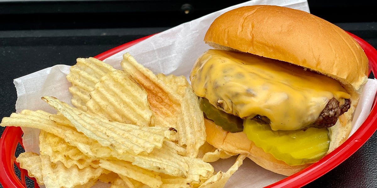 THE SECRET TO MAKING A SHAKE SHACK BURGER AT HOME