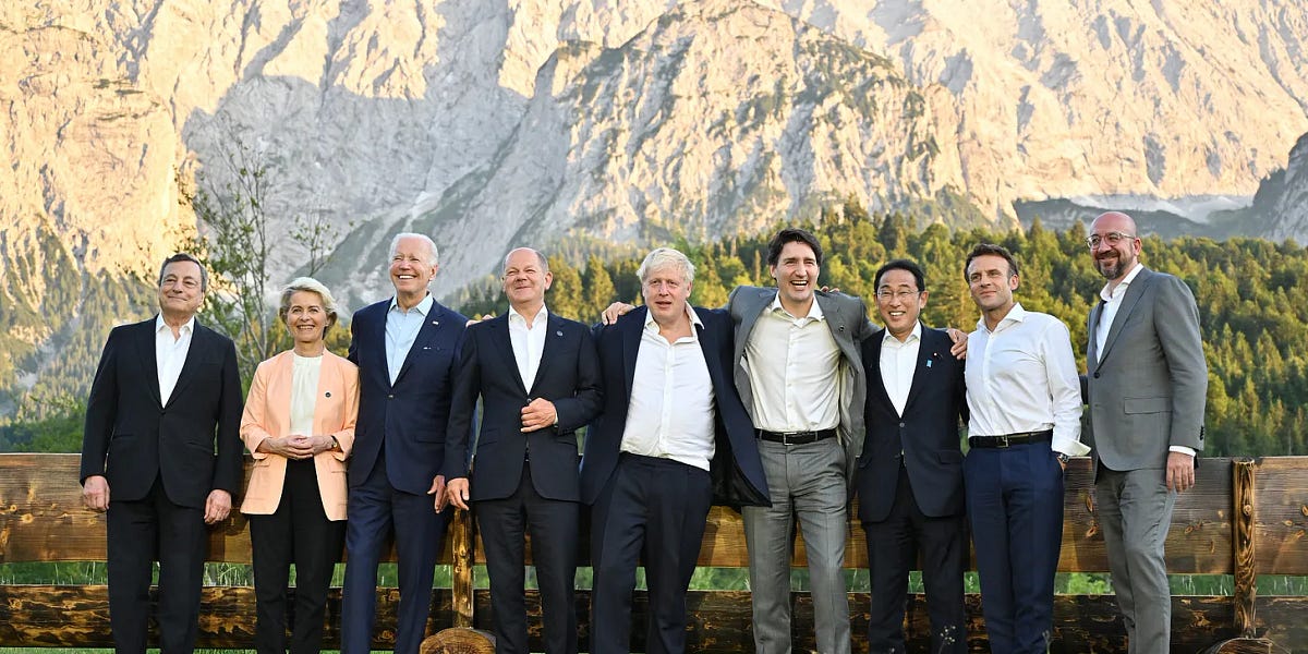 Commentator - by Sam Kahn - Castalia