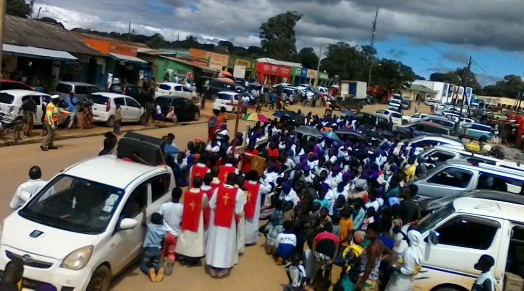 Christians in Utatu Utawa Parish Enact Way of the Cross on Good Friday