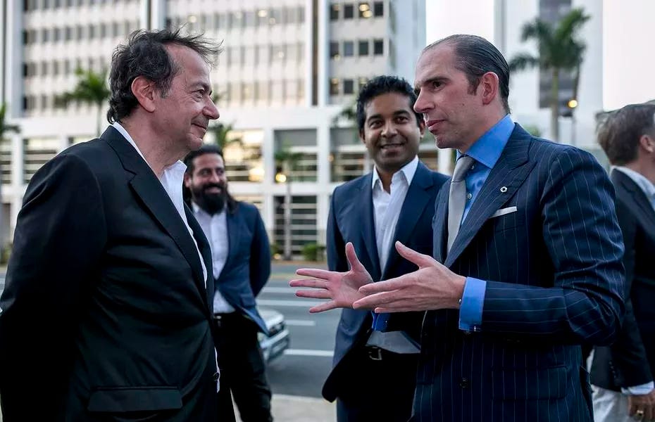 Fahad Ghaffar demanda por $50 millones a John Paulson