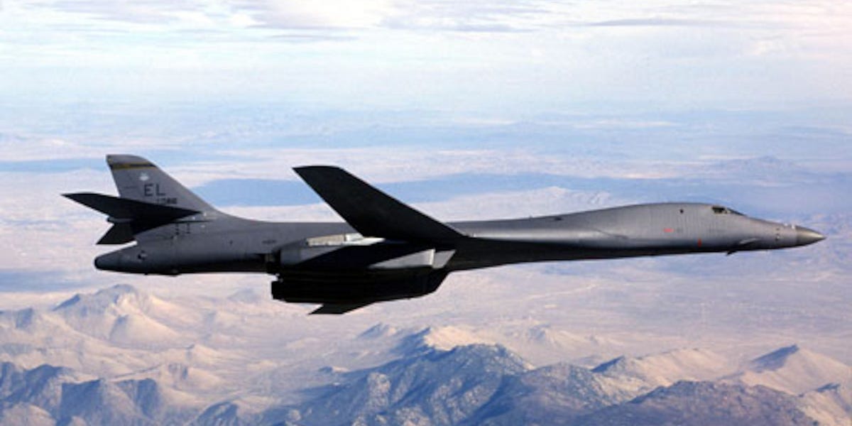 Air Force B-1B Lancer plane crashes on Ellsworth