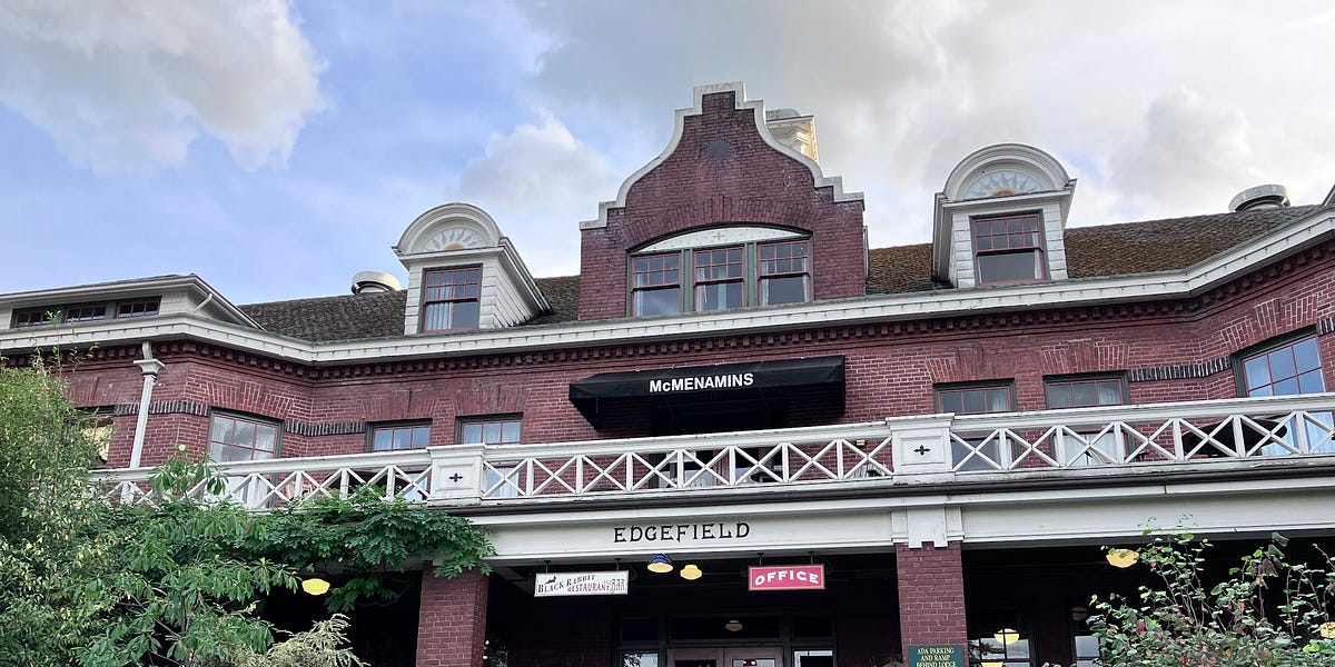 McMenamins Edgefield: History, Hospitality, and Halloween 🎨🎃👻