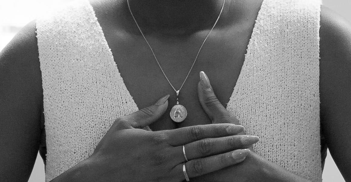 A Gentle Pause - by Josefina H. Sanders - cuídate