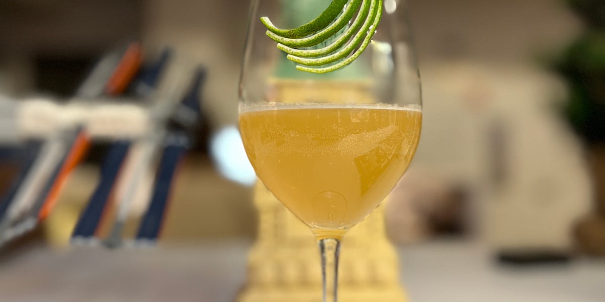 An amazing sparkling cocktail to close out the year