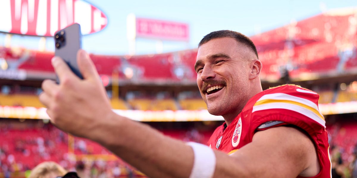 TRAVIS KELCE "TWO THINGS AT ONCE" - Xtrology