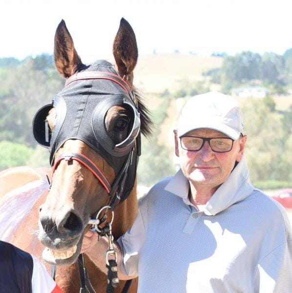 Lots of horse knowledge in Beck stable