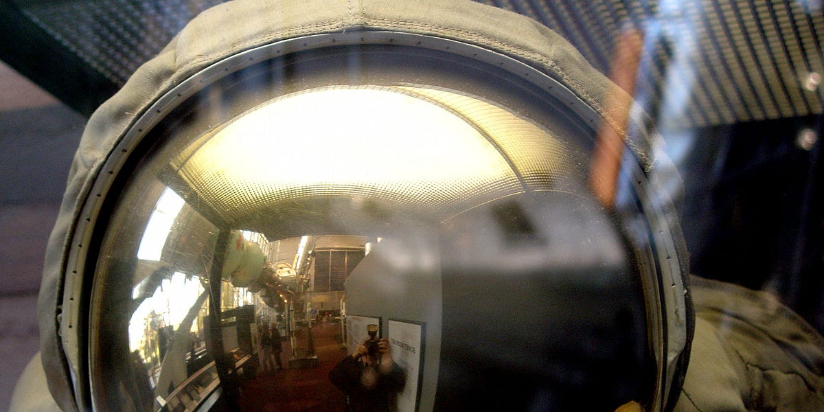 The Krechet Lunar Suit - by Karl D. Dodenhoff