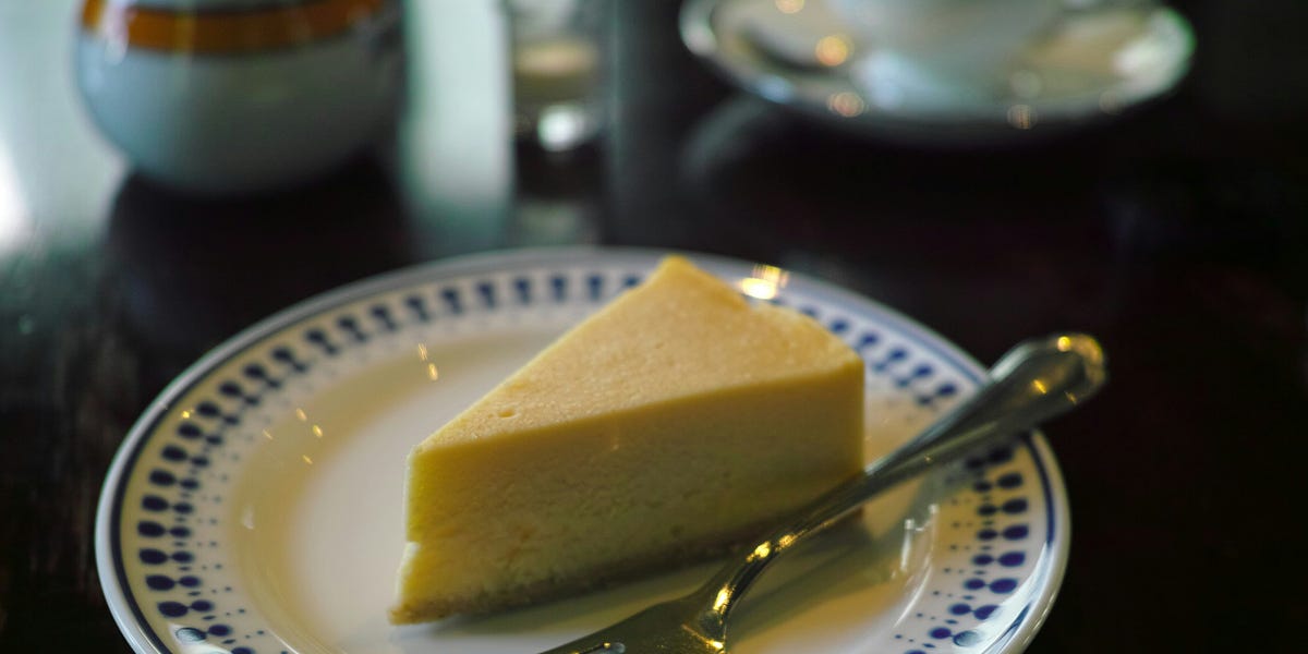 Helen's Cheesecake with Graham Cracker Crust
