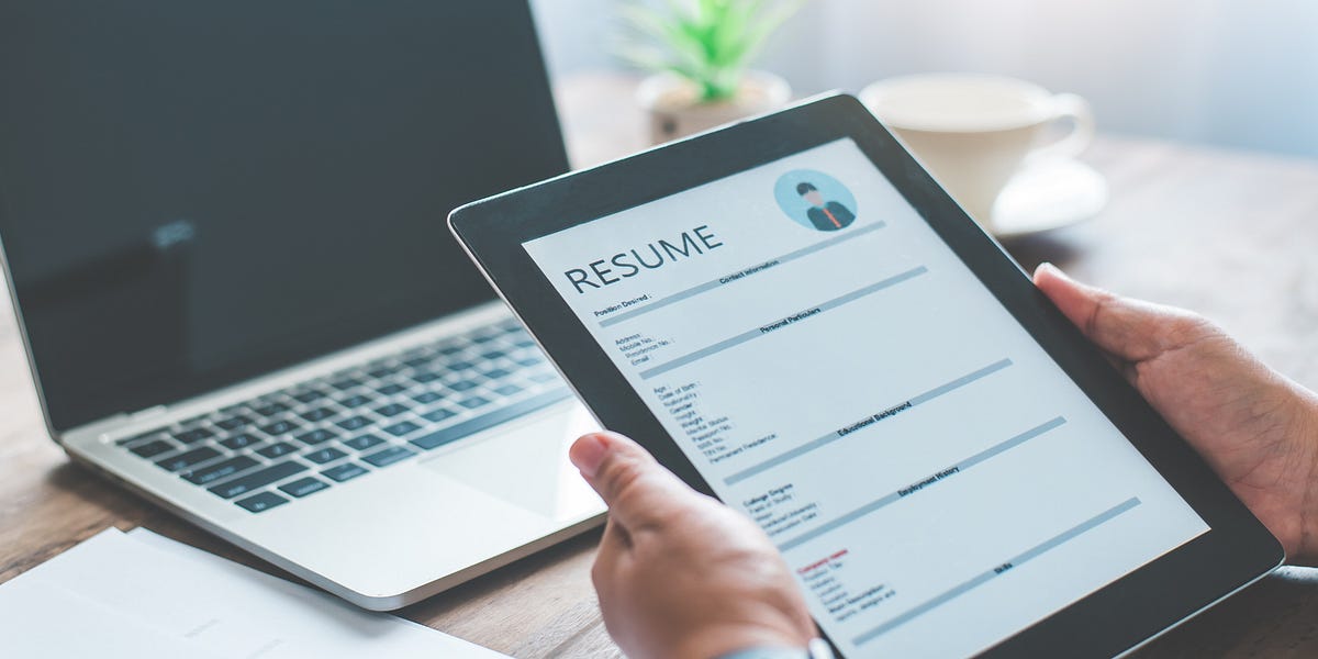 Modern Resume Trends: What's In and What's Out in 2023
