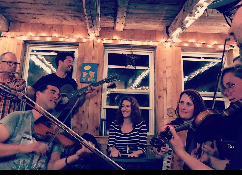 The Magic of An Acadian Kitchen Party/La Magie d'un Party de Cuisine ...