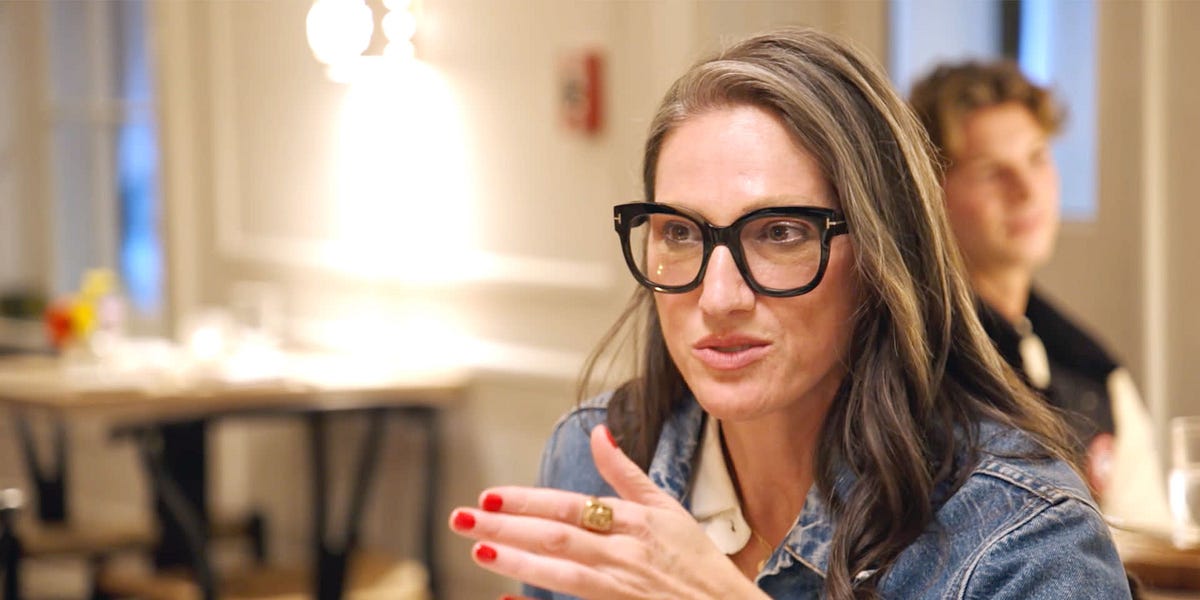 dispatch from lesbian housewives - by Kira Deshler