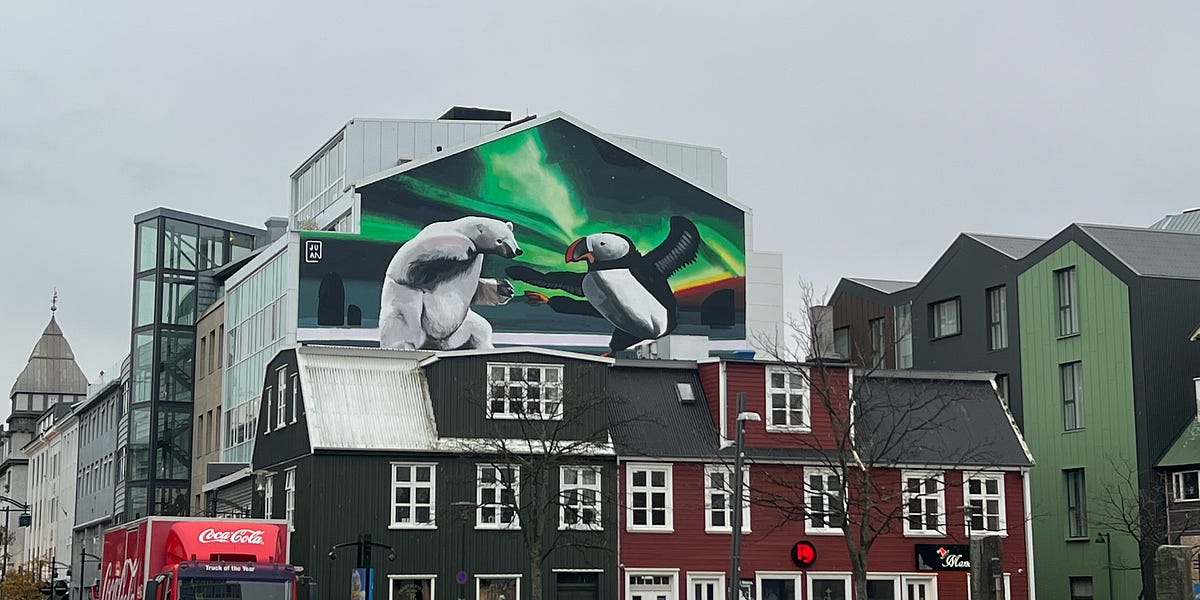 Niðurlægjandi listaverk við Ingólfstorg