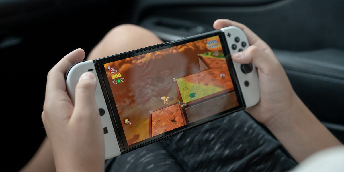 The traveler's guide to gaming on the go - by Joey Held