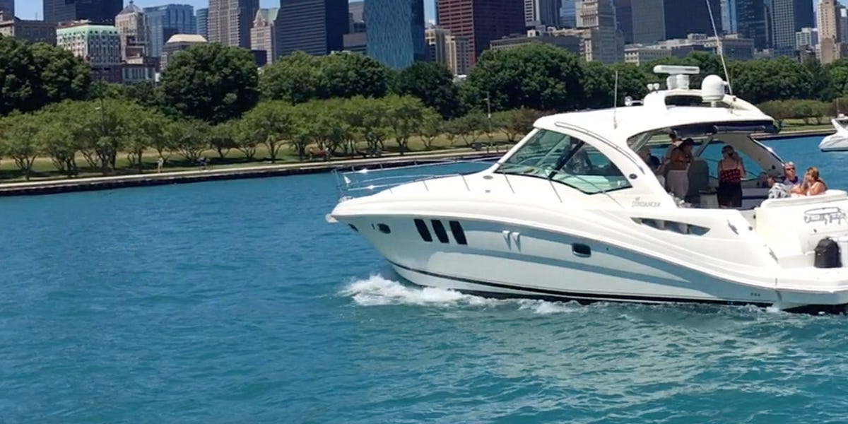 Historic Architecture of Chicago Reborn in Augmented Reality