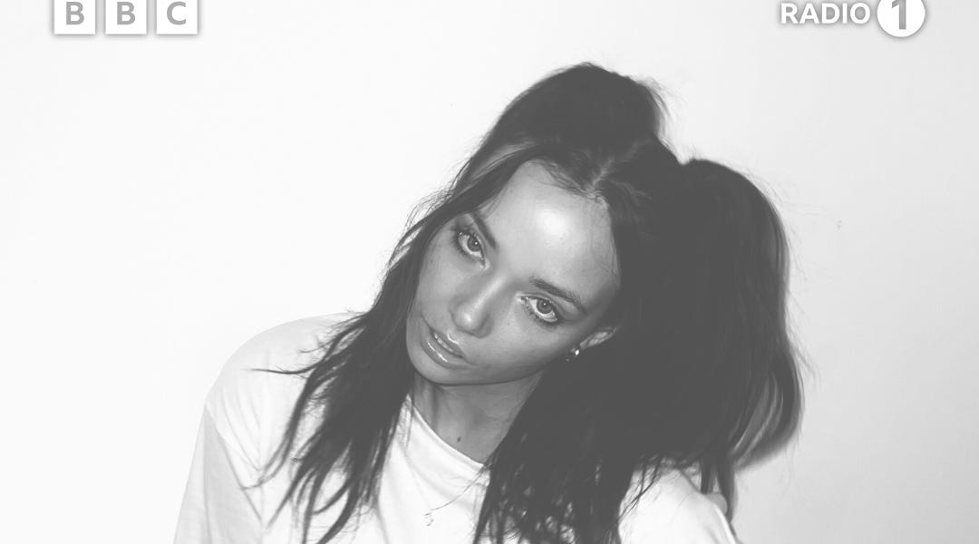 Issue 05 👼🏼🎶🖤 - by Gia Lily - National Gia-graphic