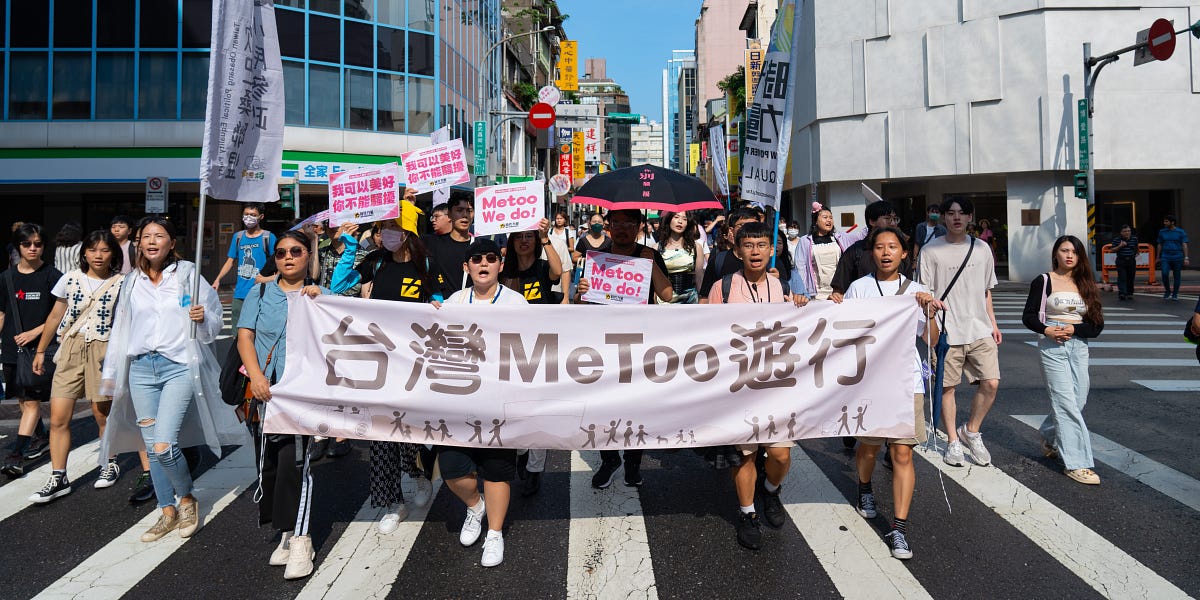 在台湾街头，一场由八位大学生主办的METOO游行 - by MANG MANG Editorial