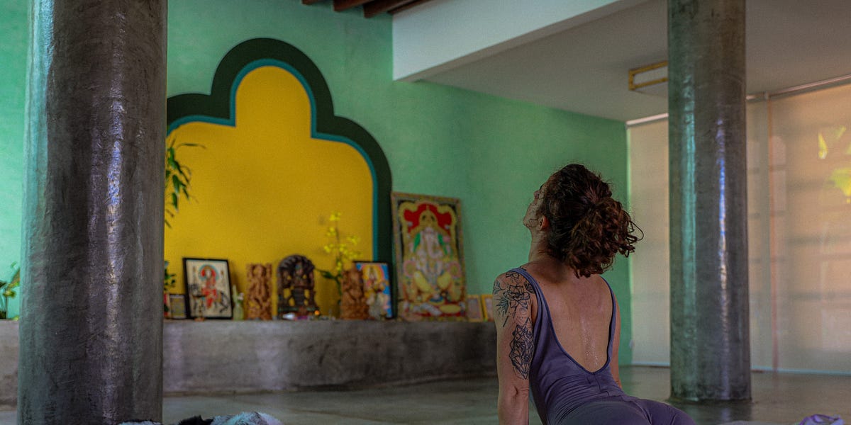 Praticar como quem flana - by Lara Freire