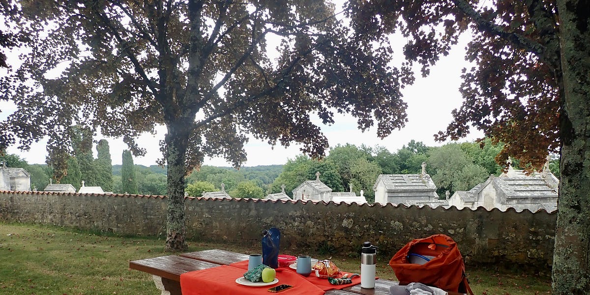 Neighborhood Picnic Romp - by Martini Glambassador