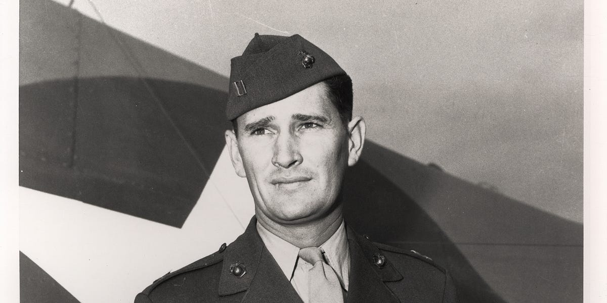 AMERICAN STALINGRAD - SWIVEL-NECK JOE - by TCinLA