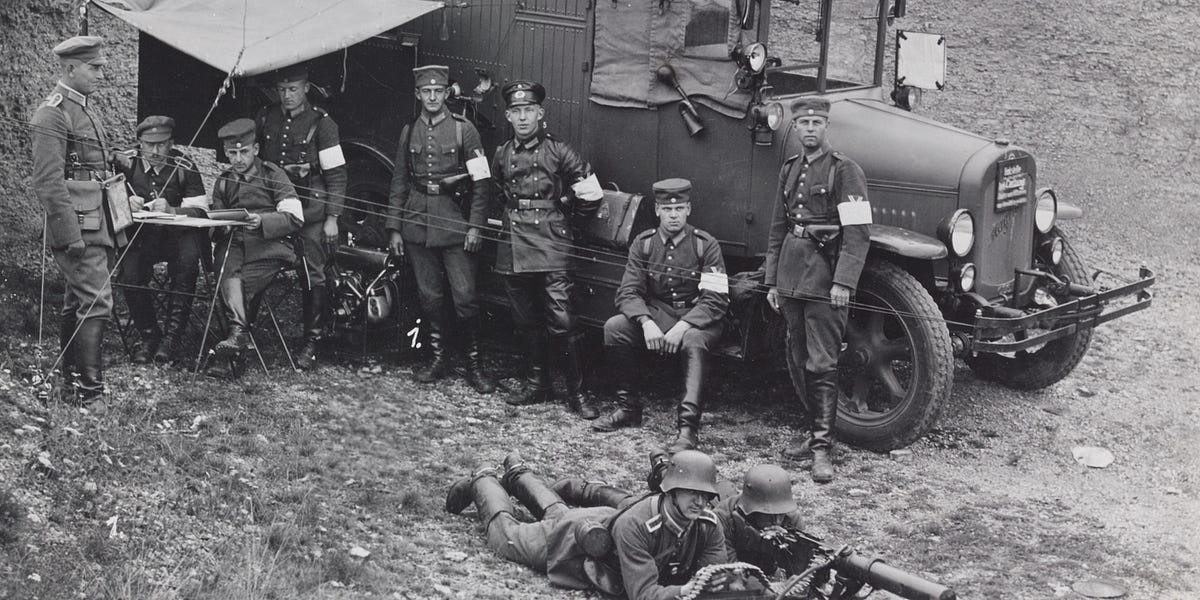 The Division Command Post (Ia) - by Bruce Ivar Gudmundsson