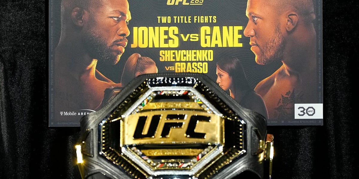 A Super Fight Chess Match With the Highest Stakes at UFC 285