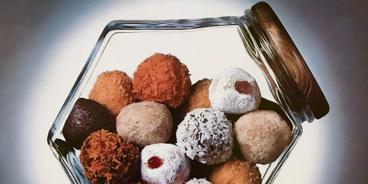 A History of Dunkin' Donuts Munchkins - The Retroist