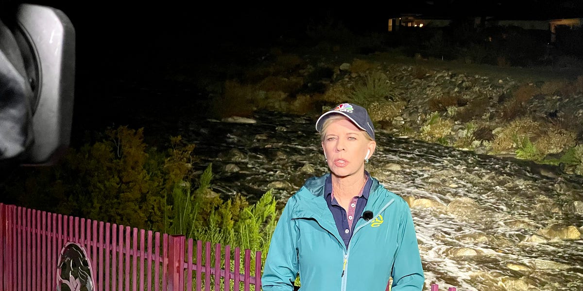 Hilary and Me: Which Way Do I Go? - by Jane Wells