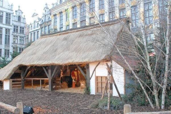 History of the Christmas Creche - by Bill Petro