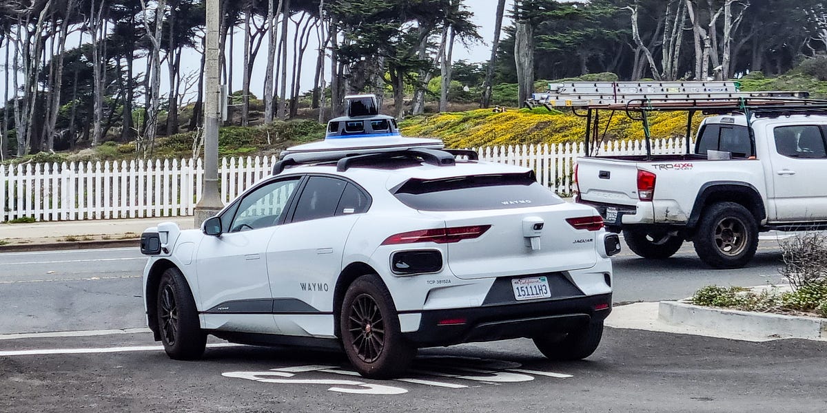 Do driverless cars have a first responder problem?