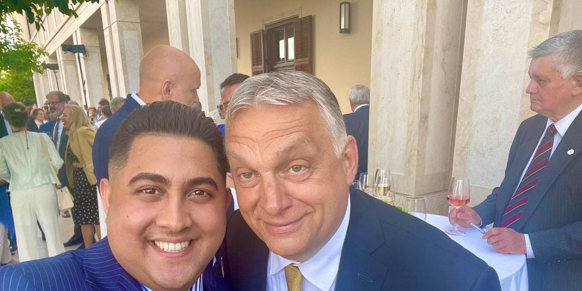 Az udvari "nyalogányok" tündöklése! Röhej és gyalázat amit Orbán Viktor ...