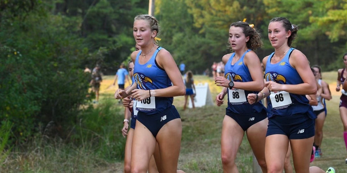 Lauren Wallace Breaks School Record, Helps to Secure a Spot at Nationals