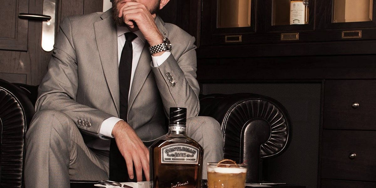 O whisky que se toma de terno - by Leonardo Schweitzer