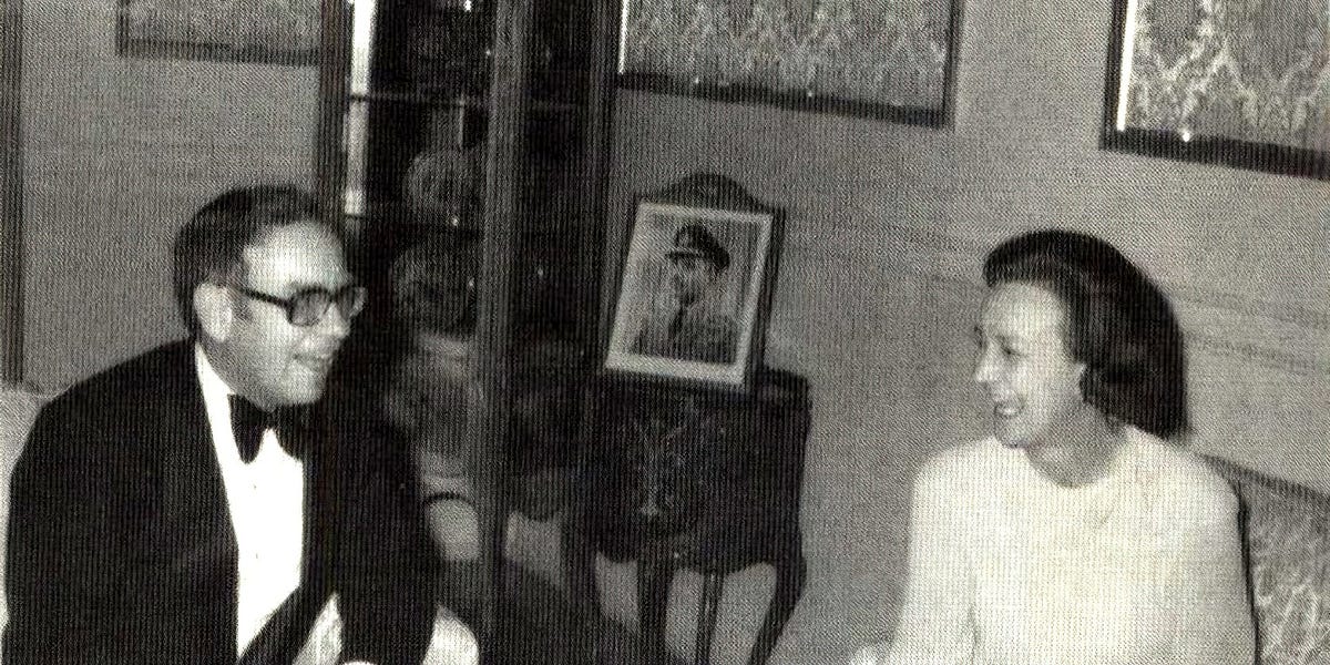 Warren Buffett & The Washington Post - by Max Olson