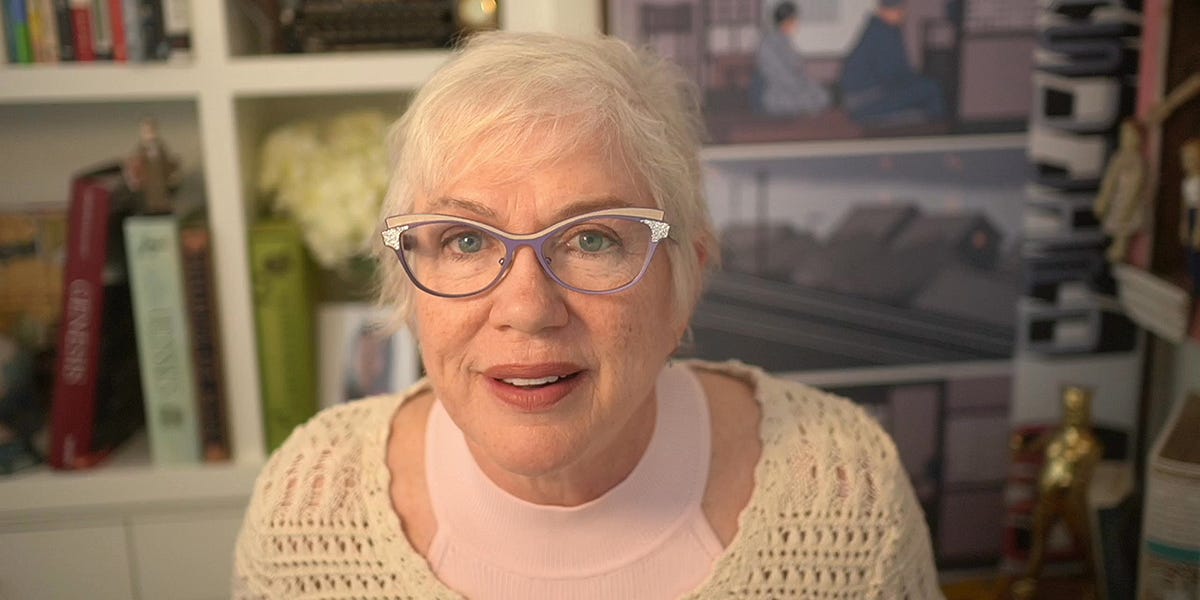 Saturday Substack Summary - Julia Sweeney