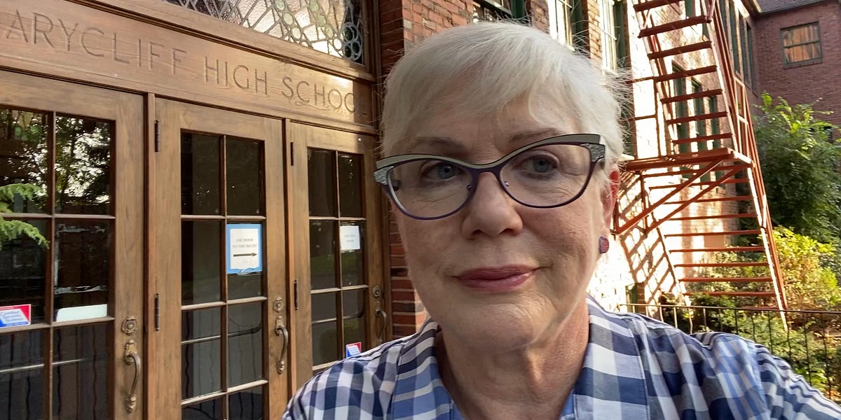 Saturday Substack Summary 8-12-23 - Julia Sweeney