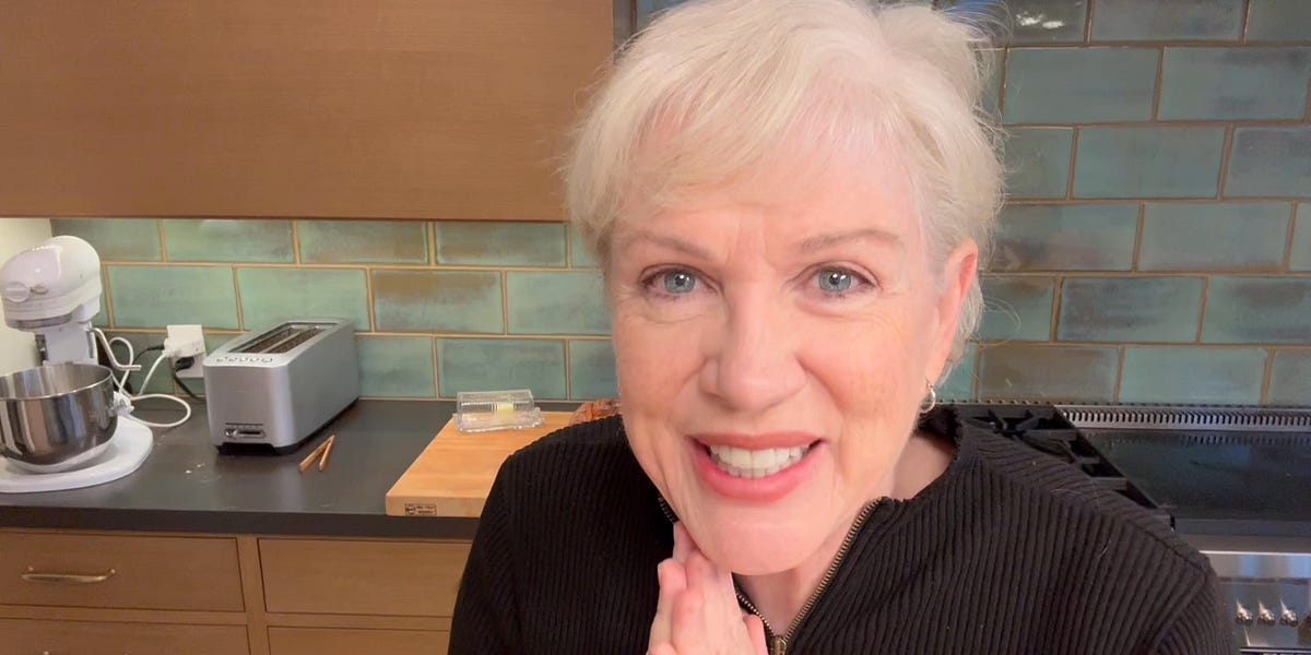 Saturday Substack Summary 3-23-24 - Julia Sweeney