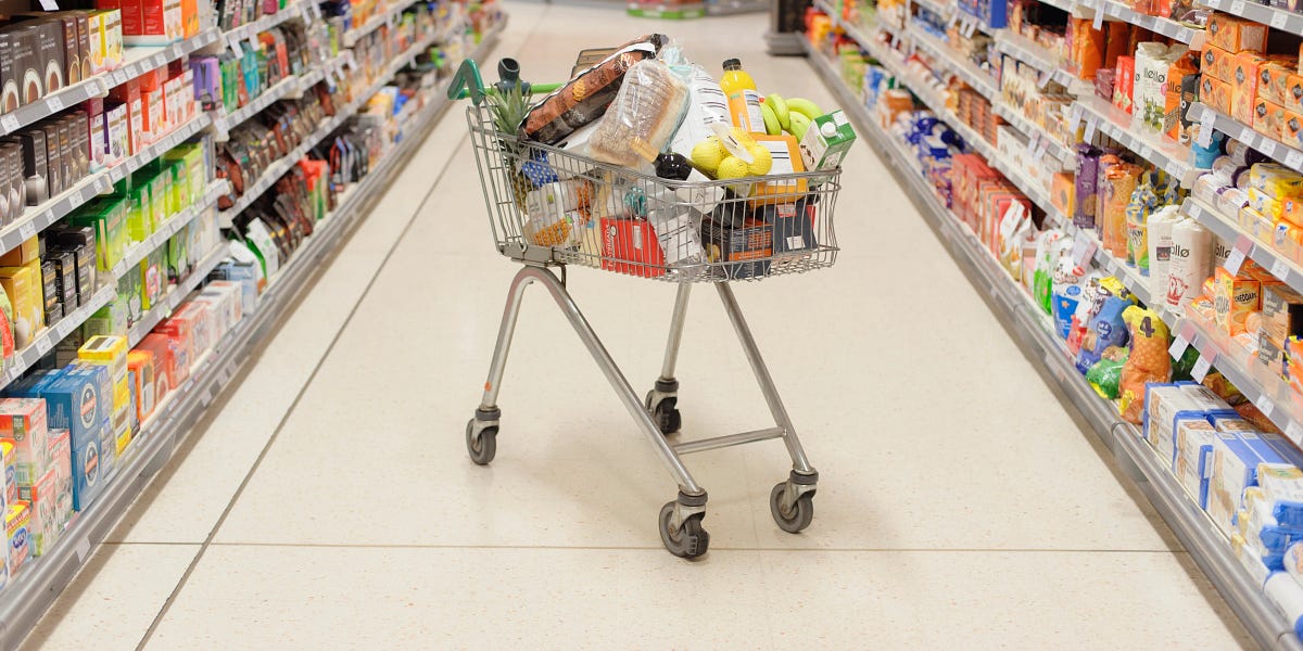 Au Supermarché 🛒 🥖 - by Learn French with Amélie
