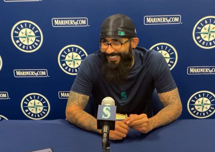 Blue Jays sign free agent reliver Sergio Romo!