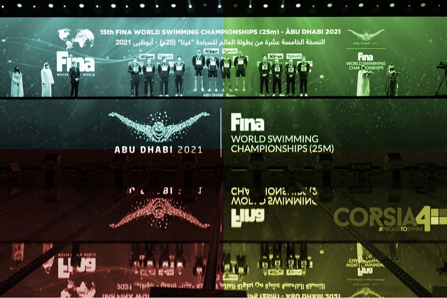 La politica del nuoto - by Luca Soligo