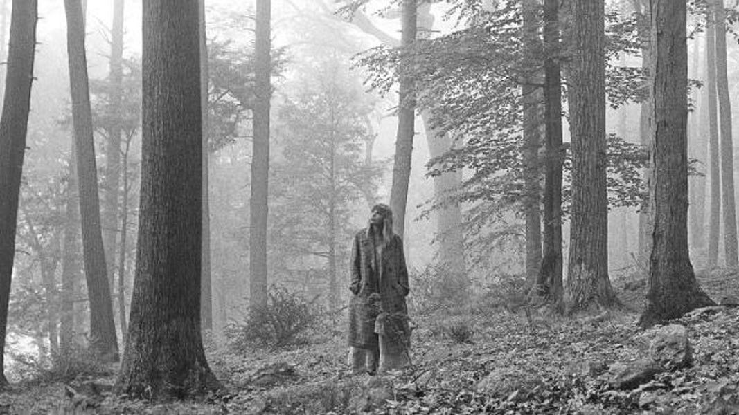 Taylor Swift's "The Lakes" Gets Romantic (Poetry, That Is)