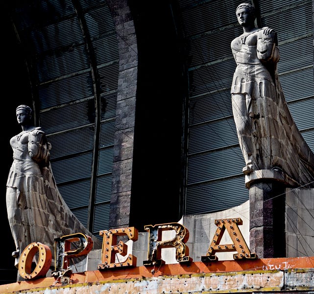 Opera is Dead - by Joe Hovde - dimanche