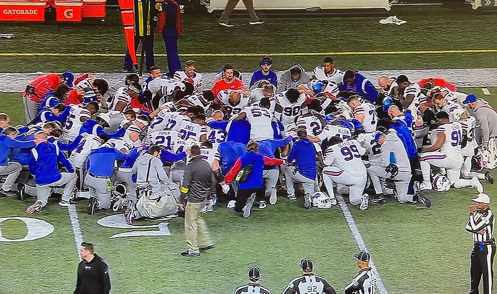 🚨Monday Night Football game suspended after player collapses on field ...