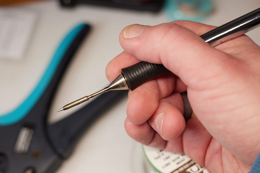 Setting up an electronics workshop - lcamtuf’s thing