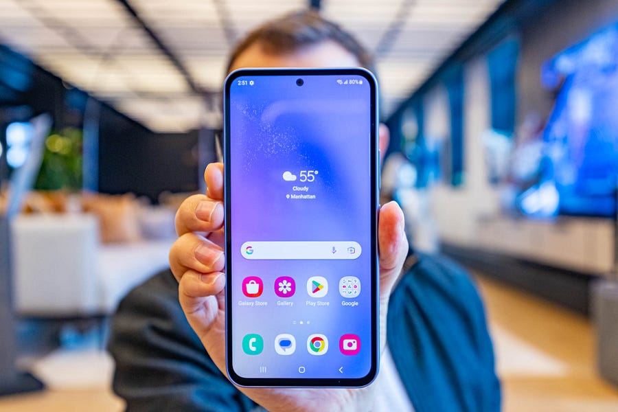 Samsung Galaxy A54 review: flagship powers and microSD card slot at ...