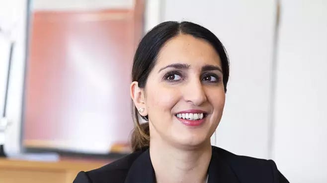 Iranin hybridivaikuttajan puoluetoveri Nasima Razmyar, SDP, sensuroi ...