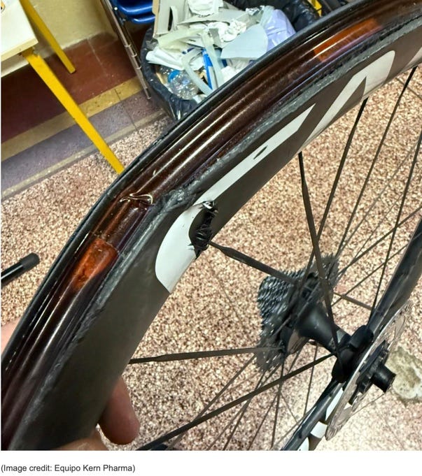 Another tubeless tire coming off the rim in a major pro race