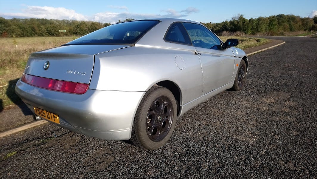 Alfa Romeo GTV (916) review - by Stewart Sims - Y Drive