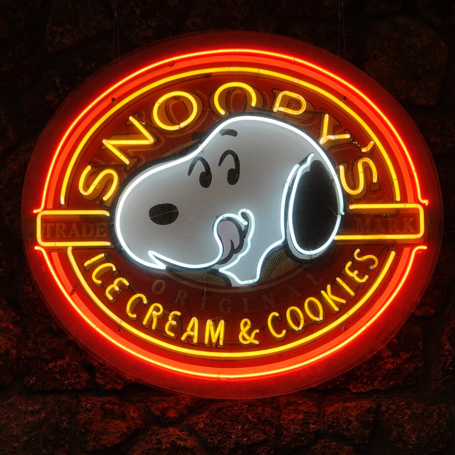 The 'Peanuts' tour of America: Exploring historic Snoopy signs and ...