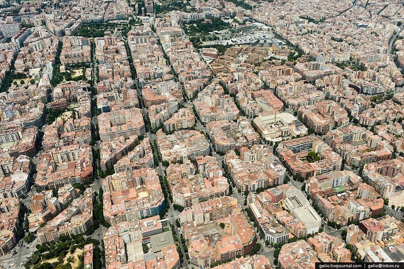 Why (nearly) All Blocks in Barcelona Look the Same