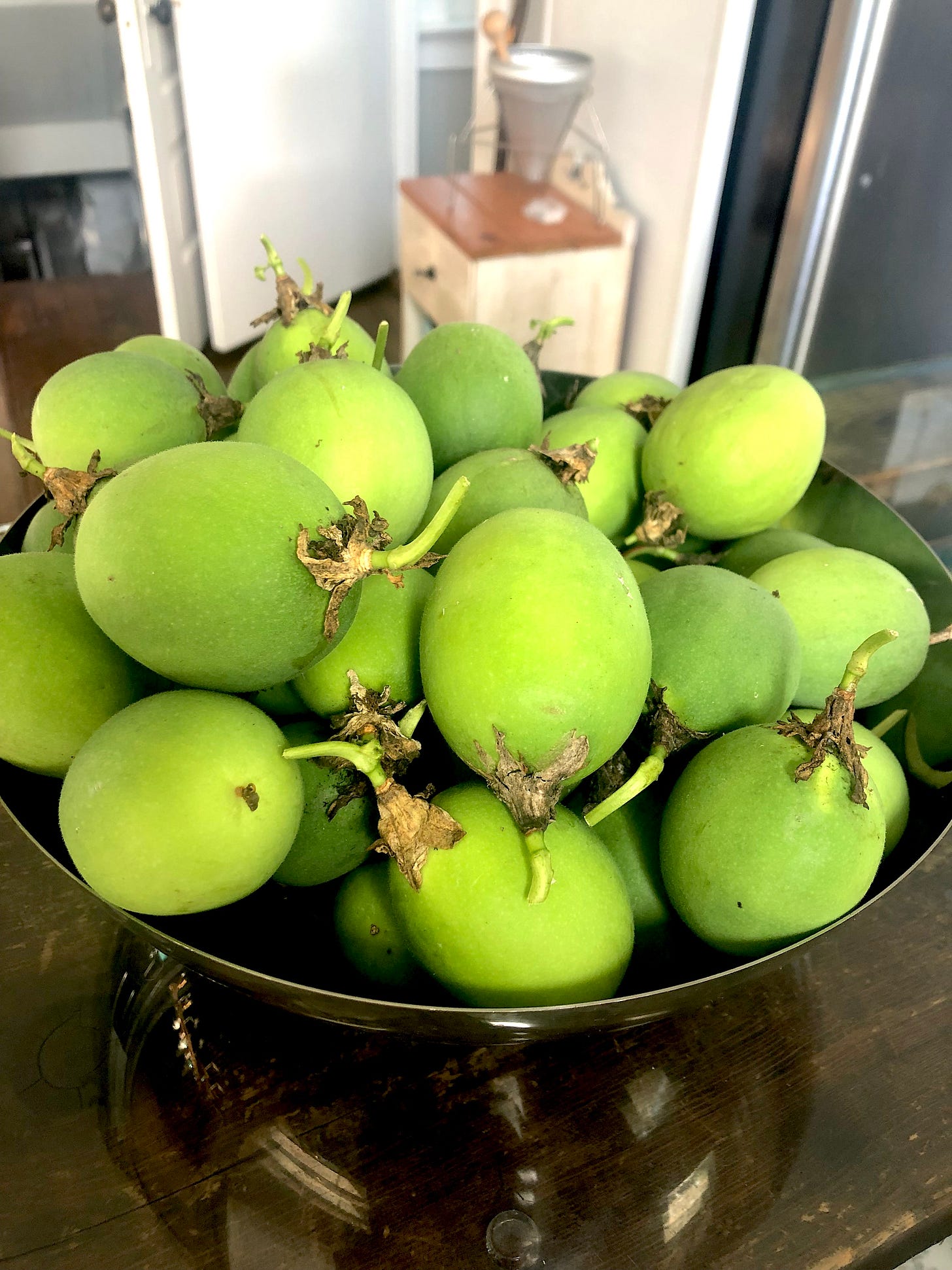 Maypop and persimmon: edible North American natives to plant this fall